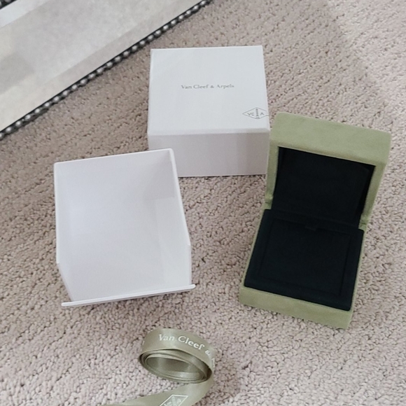 Van Cleef & Arpels | Jewelry | Van Cleef Arpels Gift Box Set | Poshmark